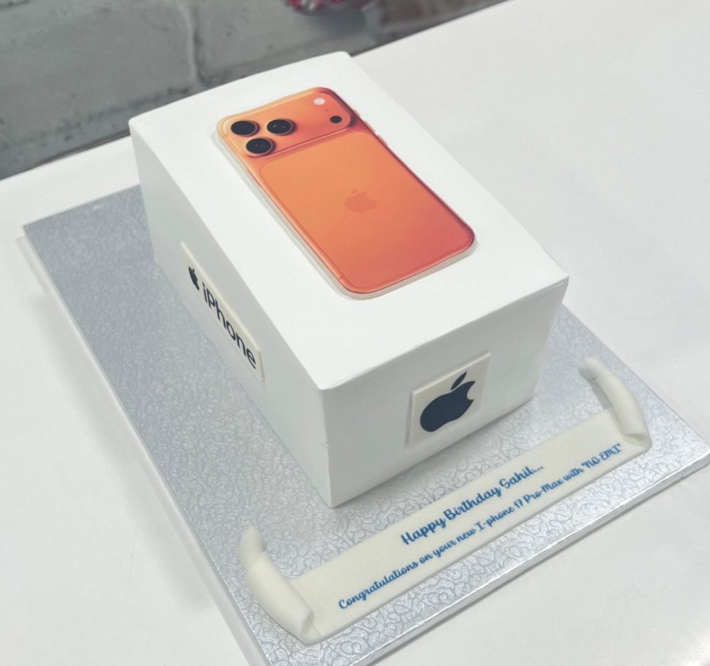 iPhone Box Cake – The Cake Lab